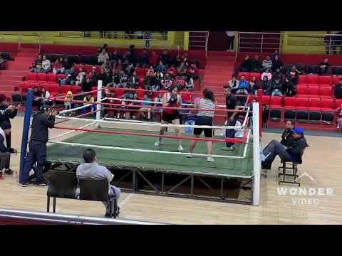 Ximena Sánchez (el club) vs. Belén Maurhat (Gualaceo Boxing) - YouTube
