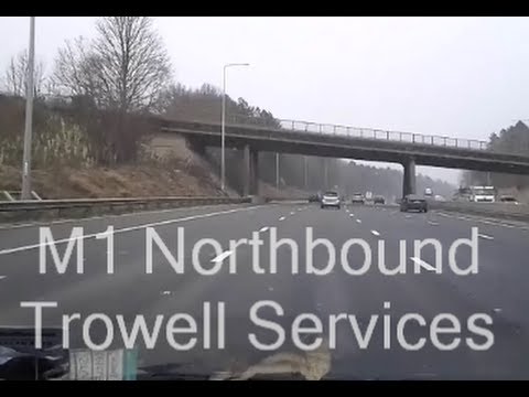 Car breaks down in snow on Motorway M1 Trowell Services - YouTube