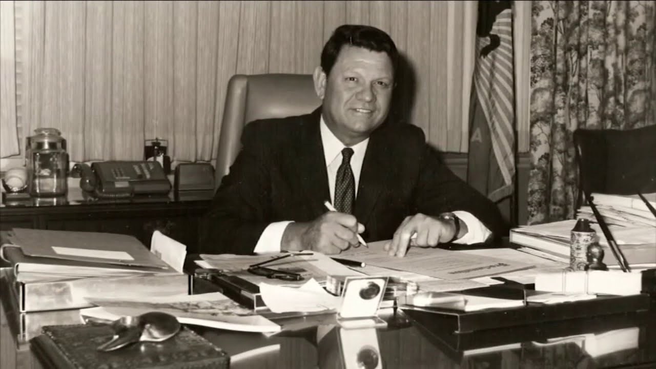 This Week in Jacksonville: Remembering Mayor Jake Godbold - YouTube