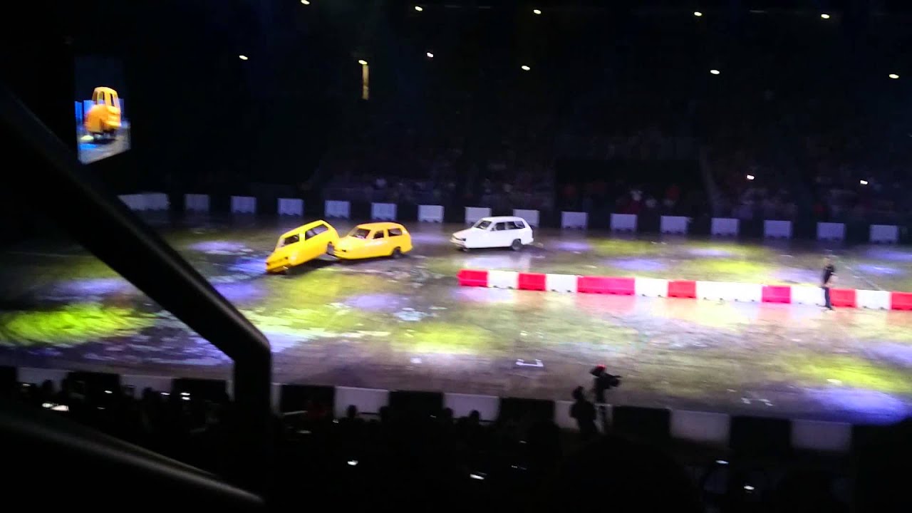 Top Gear Croatia Reliant Robin racing - YouTube