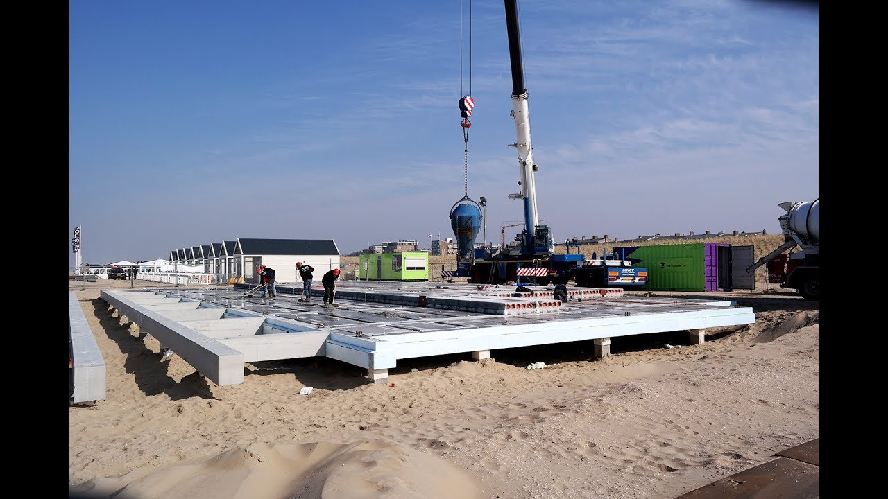 Timelapse montage prefab funderingsbalken - YouTube