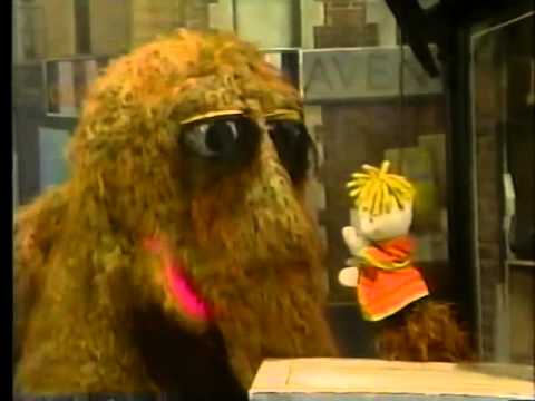 Sesame Street Gus Needs a Job Merry & Telly Play - YouTube
