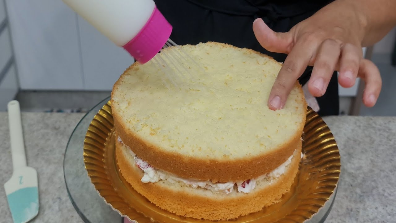 MONTAGEM DE BOLO A MÃO LIVRE / ESSA TÉCNICA INICIANTES ADORAM FAZER ...