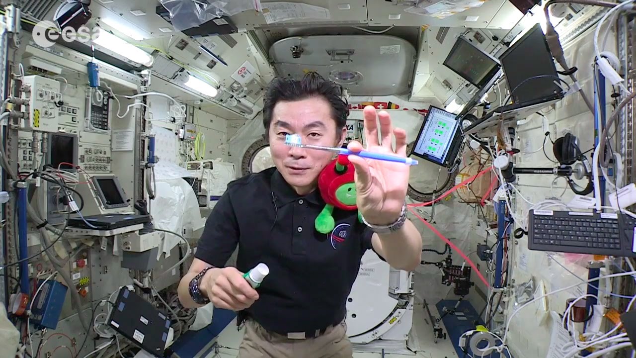 How to Brush Your Teeth in Space | Video - YouTube