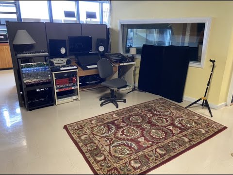 Recording Studio in a High School (Clicc Track Studio Tour) - YouTube