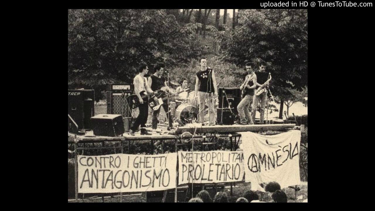 Se un giorno casca il cielo - Il gruppo punk Amnésia con Stefano ...