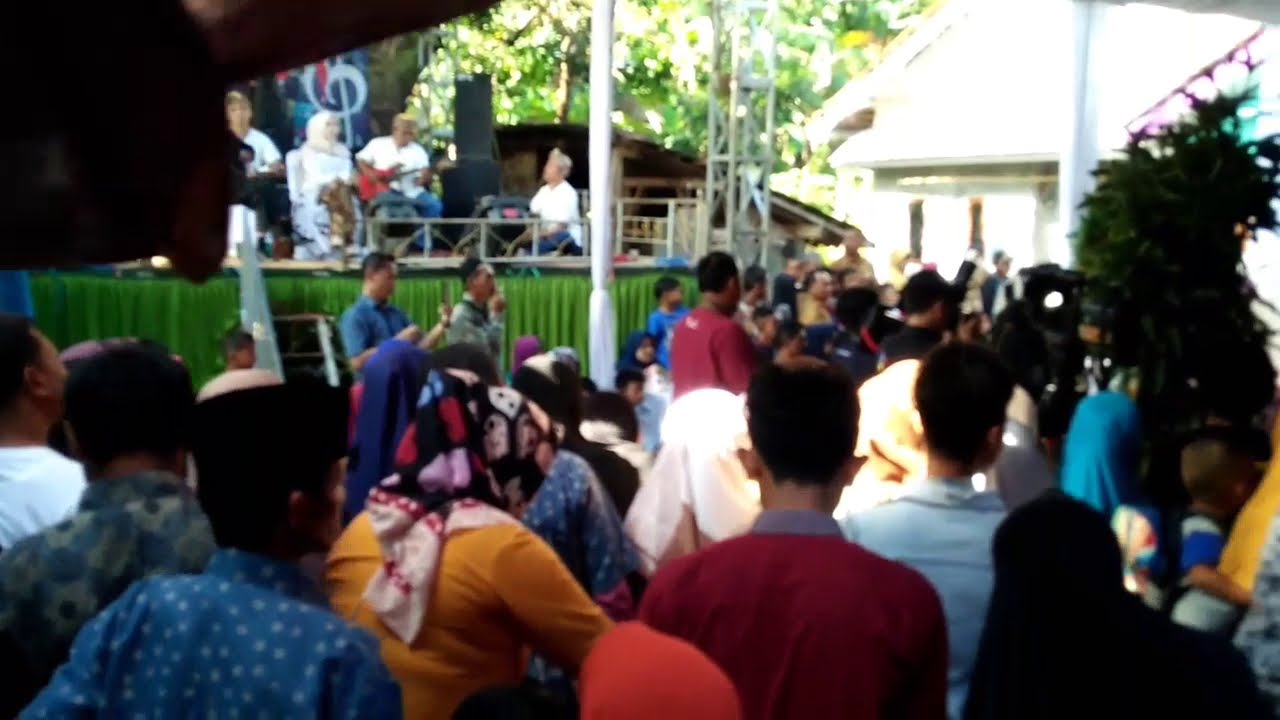 Upacara adat sunda # tari badaya Sekar Gumiwang - YouTube