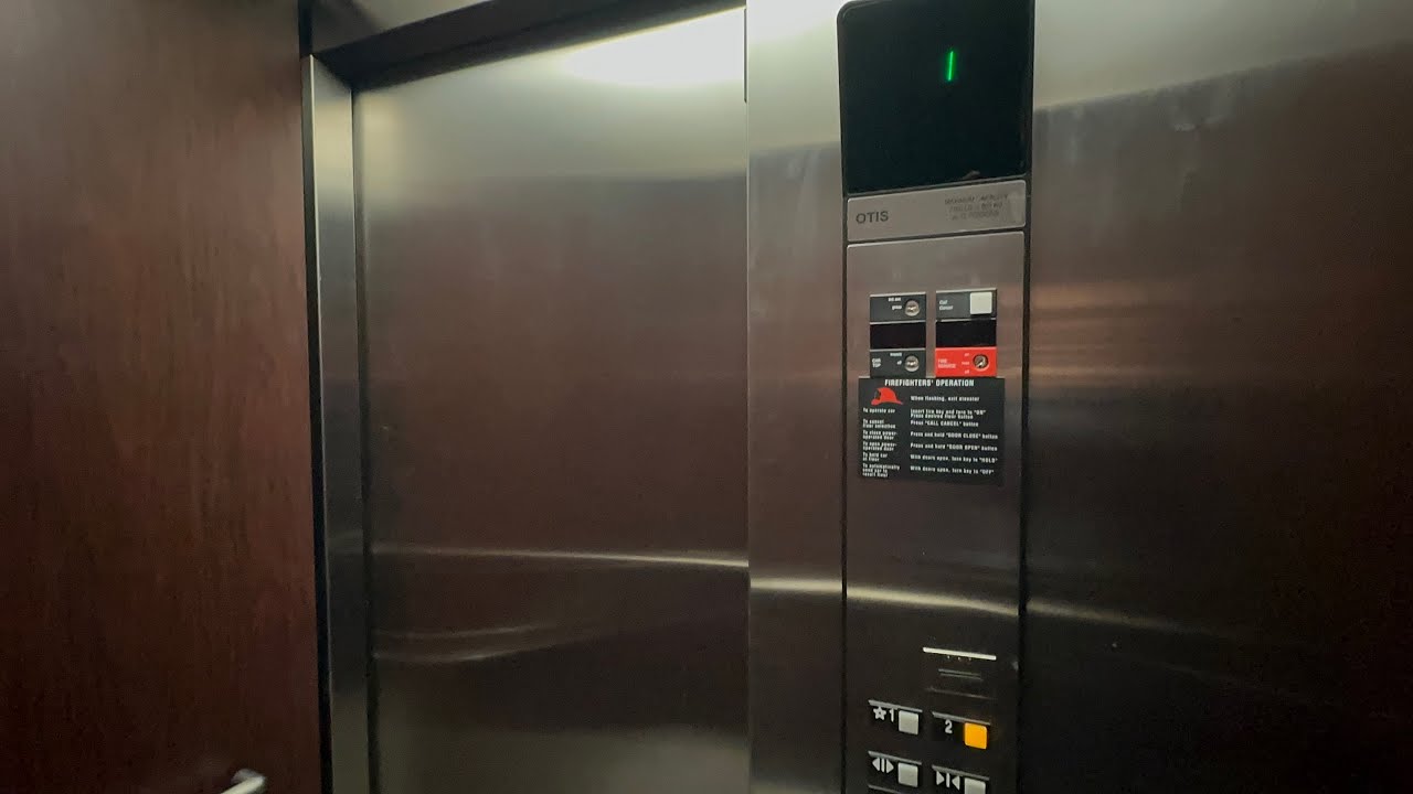 Basic OTIS hydraulic elevator @ FourPoints by Sheraton Eastlake, OH - YouTube