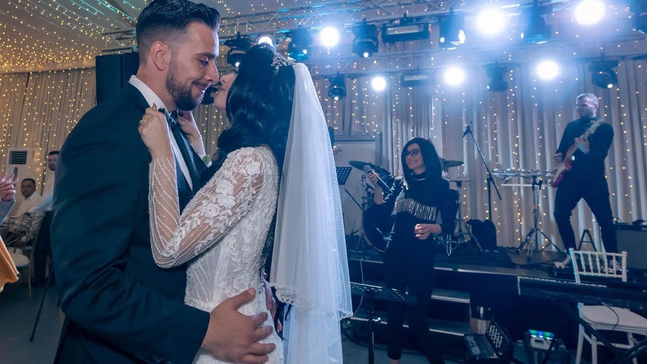 Dansul Mirilor: Sofia si Adrian - YouTube