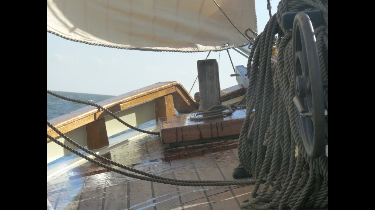 De eerste zeiltocht van de Emma - The first sailing of the Emma - YouTube