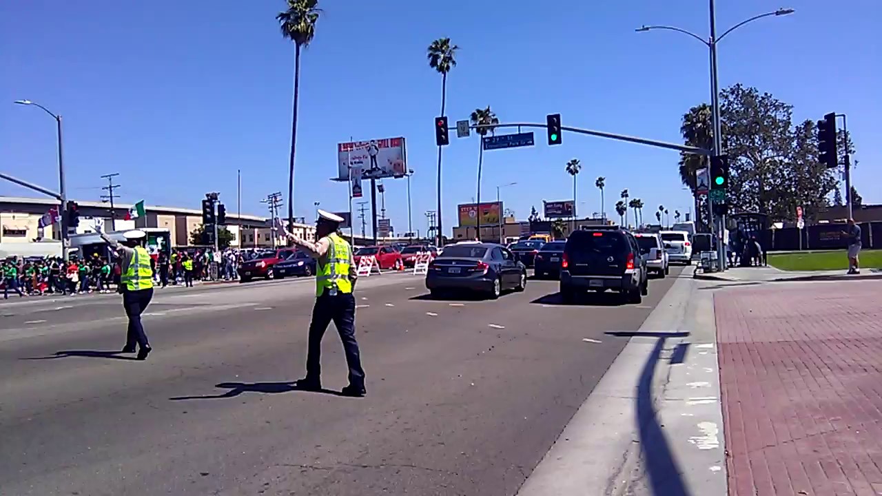 LAFD Ra 15 responding code 3 - YouTube