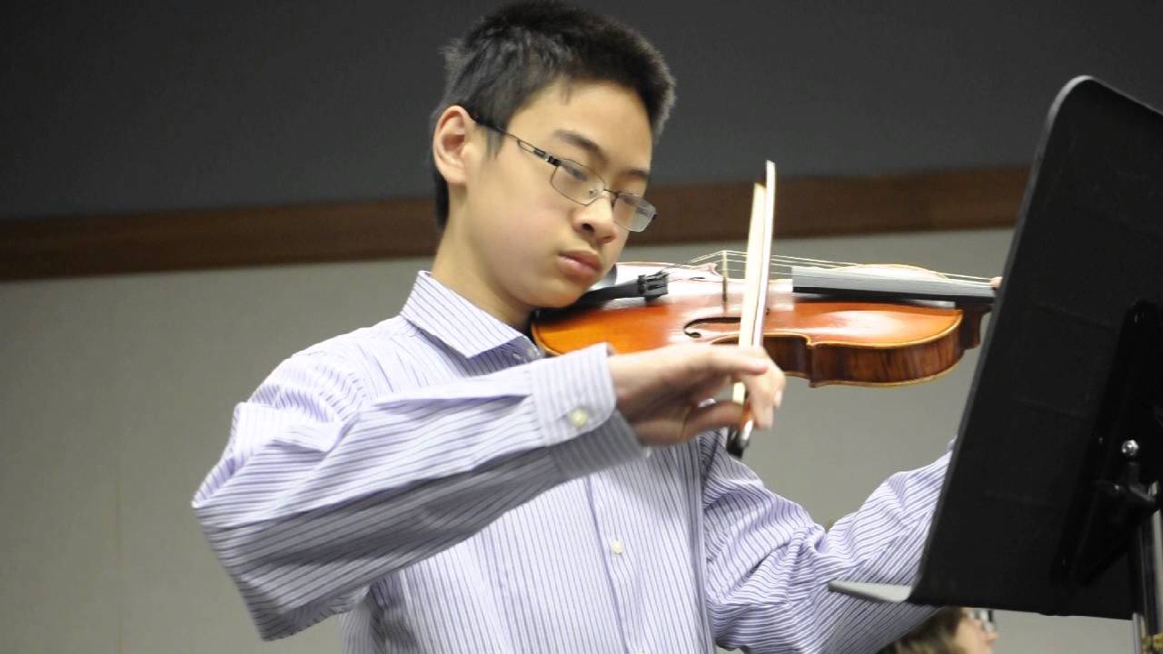 Bach Violin Concerto in A minor 1st Movement by Daniel Song - YouTube