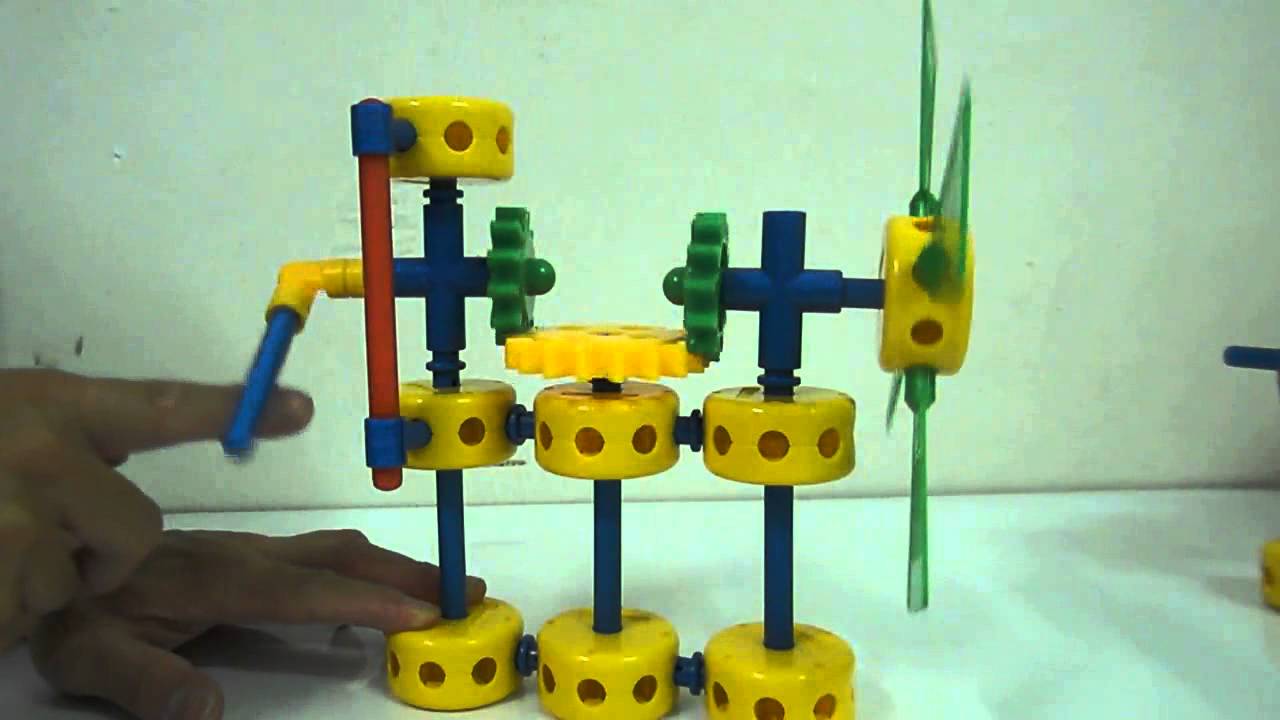 Noggin BuilderZ Advanced Activity - Single Gear Train - YouTube