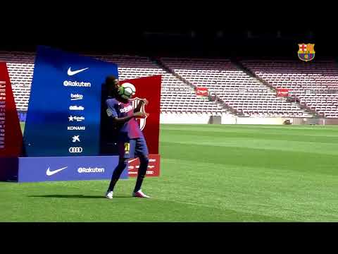 Presentación oficial Dembele da muestras de su calidad en el Camp Nou