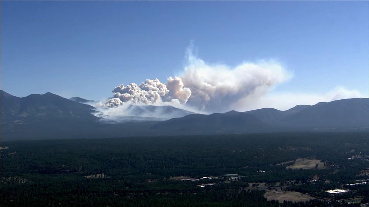 Northern Arizona wildfire prompts evacuations - YouTube