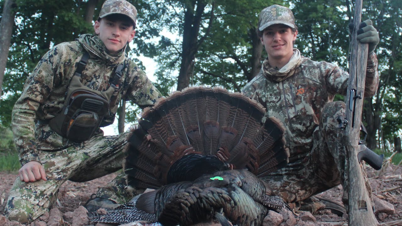 EPIC AFTERNOON SPRING TURKEY HUNT! (GOBBLER DOWN) EP6 Spring Turkey - YouTube