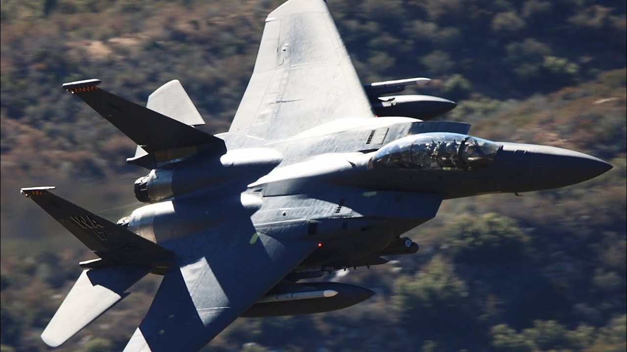 JETS IN THE WILD - Jet Low Level - YouTube