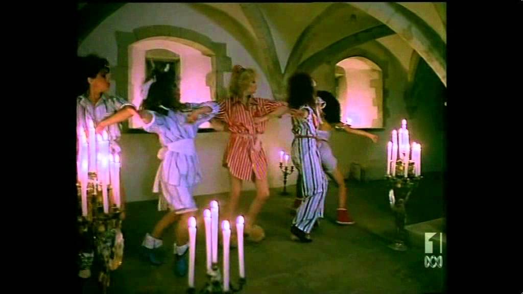 Toto Coelo - Dracula's Tango (Sucker For Your Love) (1982) - YouTube