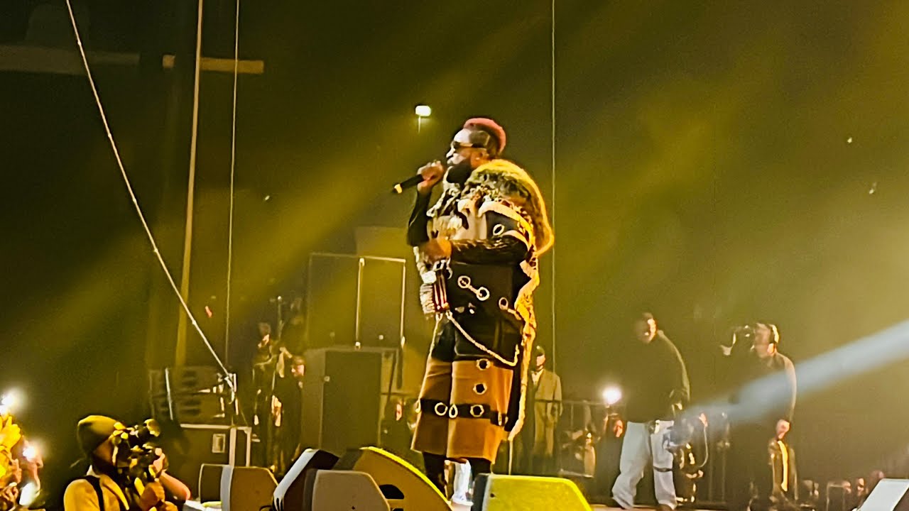 L’ENTRE SPECTACULAIRE DE WERRASON ARENA GRAND PARIS - YouTube Music