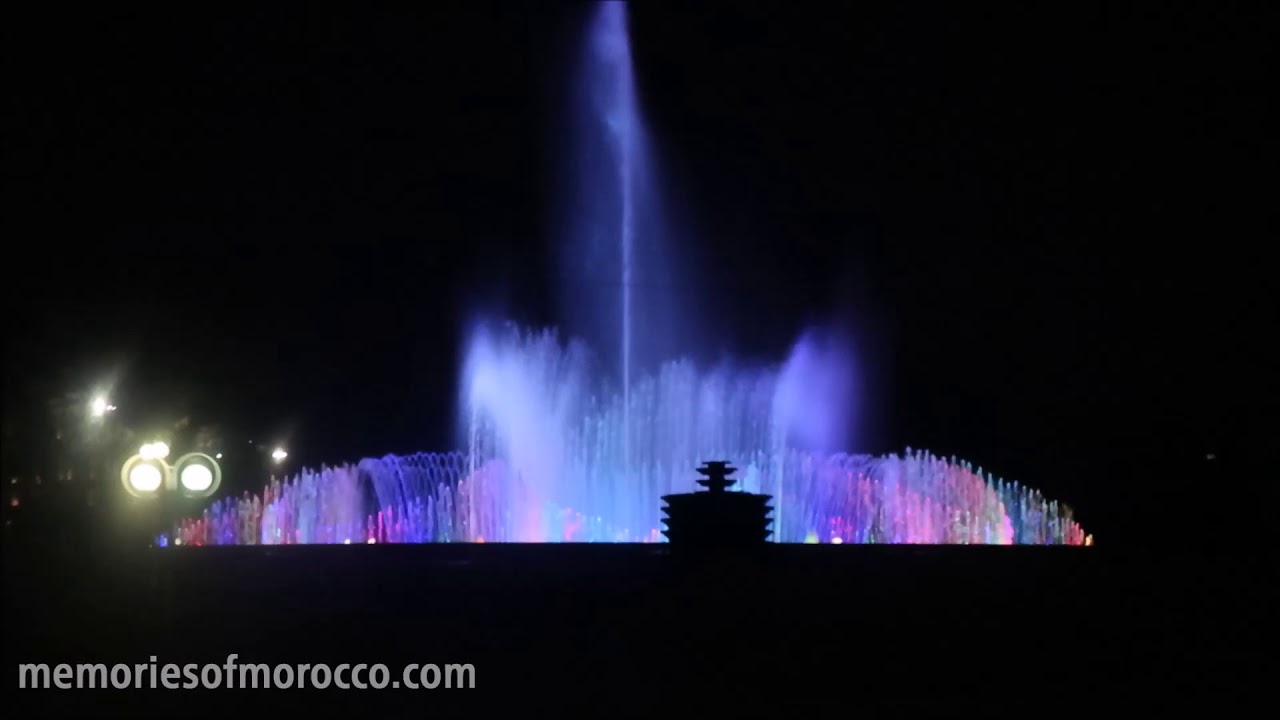 North Korean colorful fountains lights show in Pyongyang - YouTube