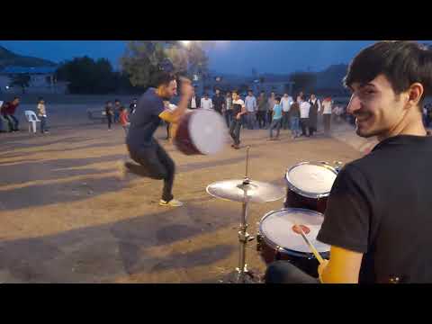 Dicleli Recep kendi ekibiyle Hani Çukur Köy'de davulda Askeri bateride Melik izlenmeye değer