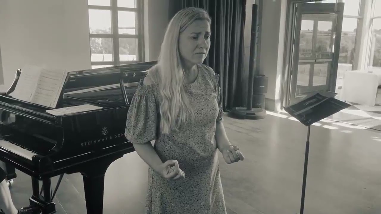 Piangero,la sorte mia .G F.Hendel - YouTube