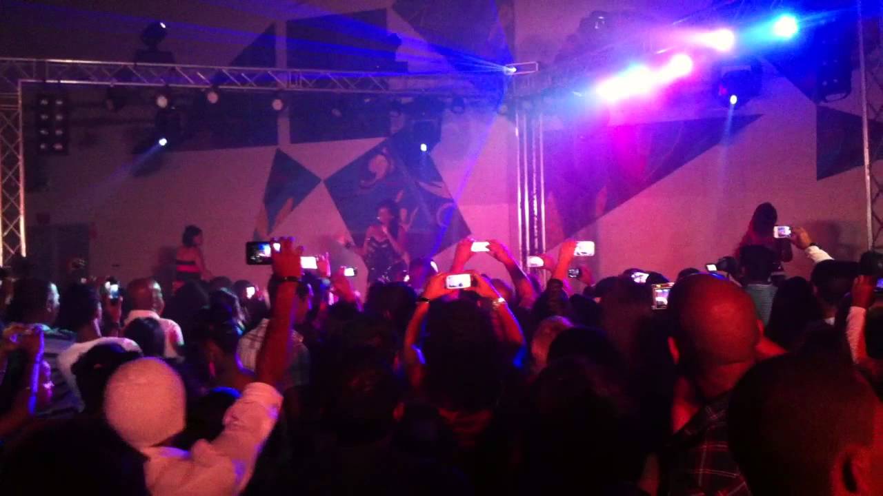 Mampi concert in Mauritius - Why - YouTube