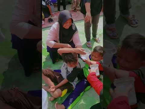 Keseruan lomba basah basahan