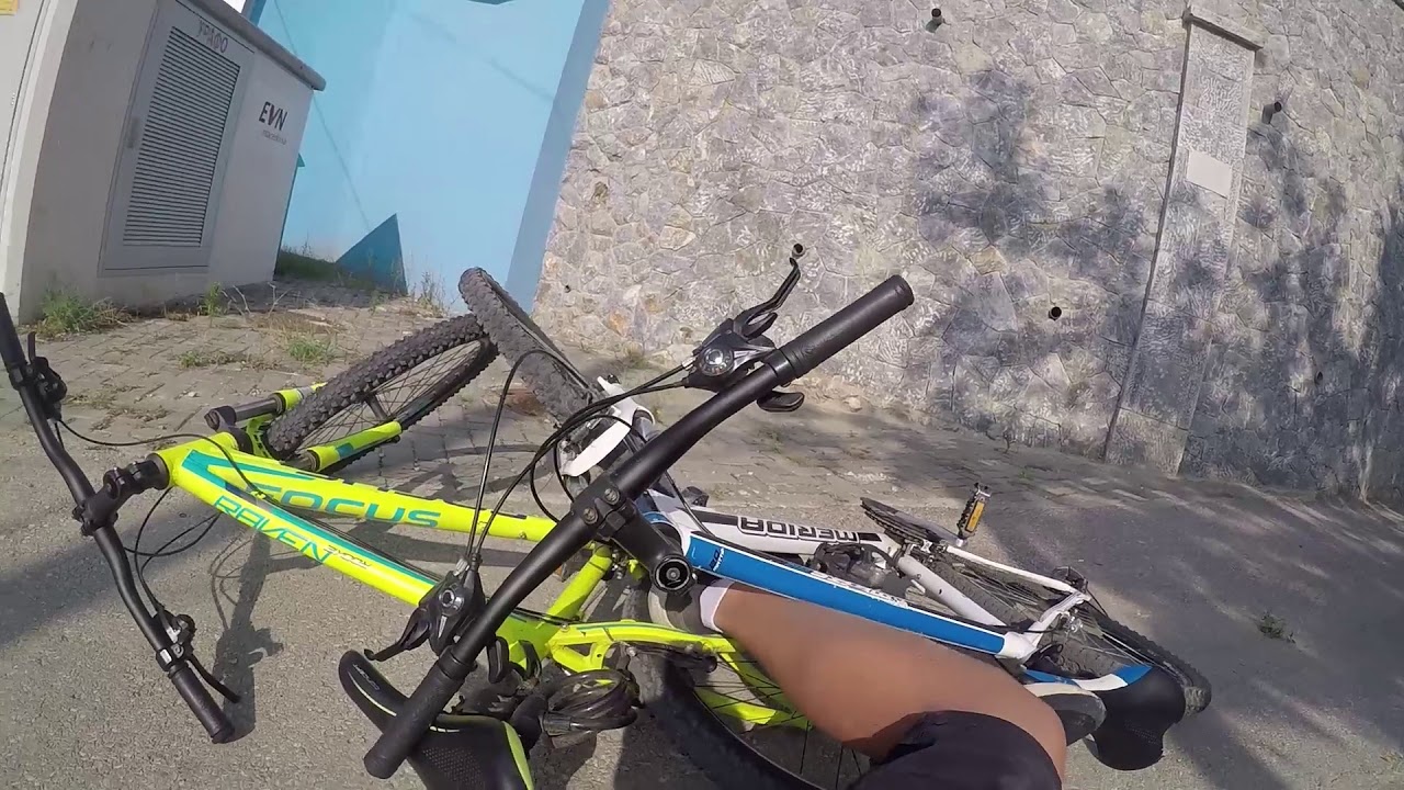BIKE CRASH AND HIGH SPEED BIKE RIDING! - YouTube