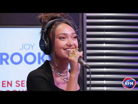 Joy Crookes - Feet don't fail me now  - Session Acoustique RFM