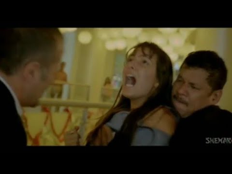 Belly Stab in Ghayal once again