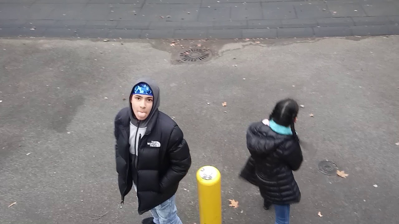 playground race #1 maya vs mello - YouTube