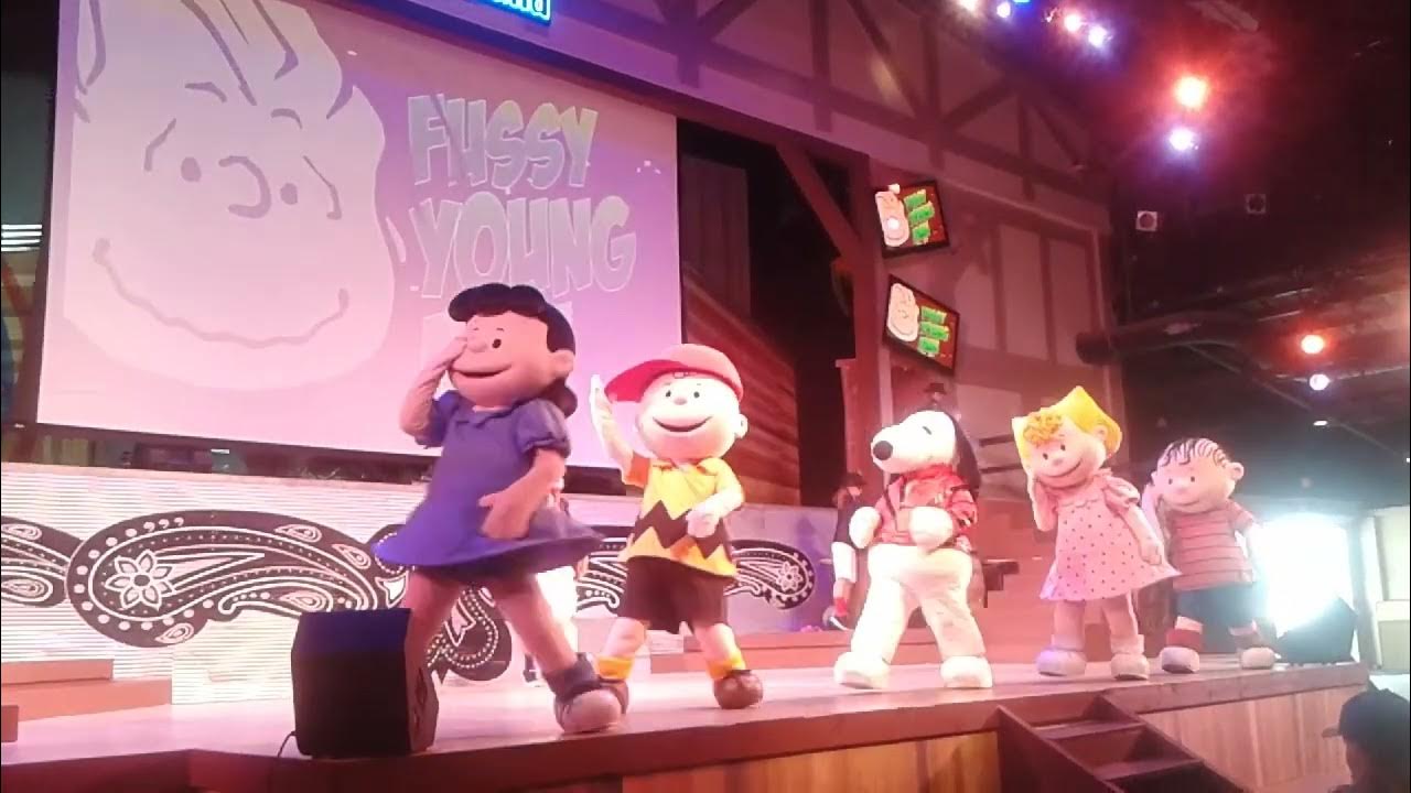 Kings Island Lunch With The Peanuts 2018 (full show) - YouTube