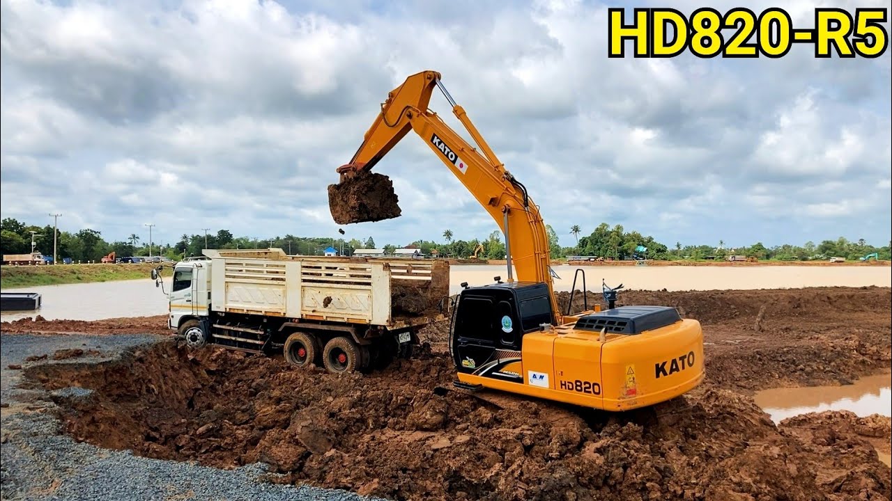 KATO HD820-R5ตักดินขึ้นสิบล้อโซนปากเขื่อนพายุกำลังจะมาแล้วลูกพี่ ...