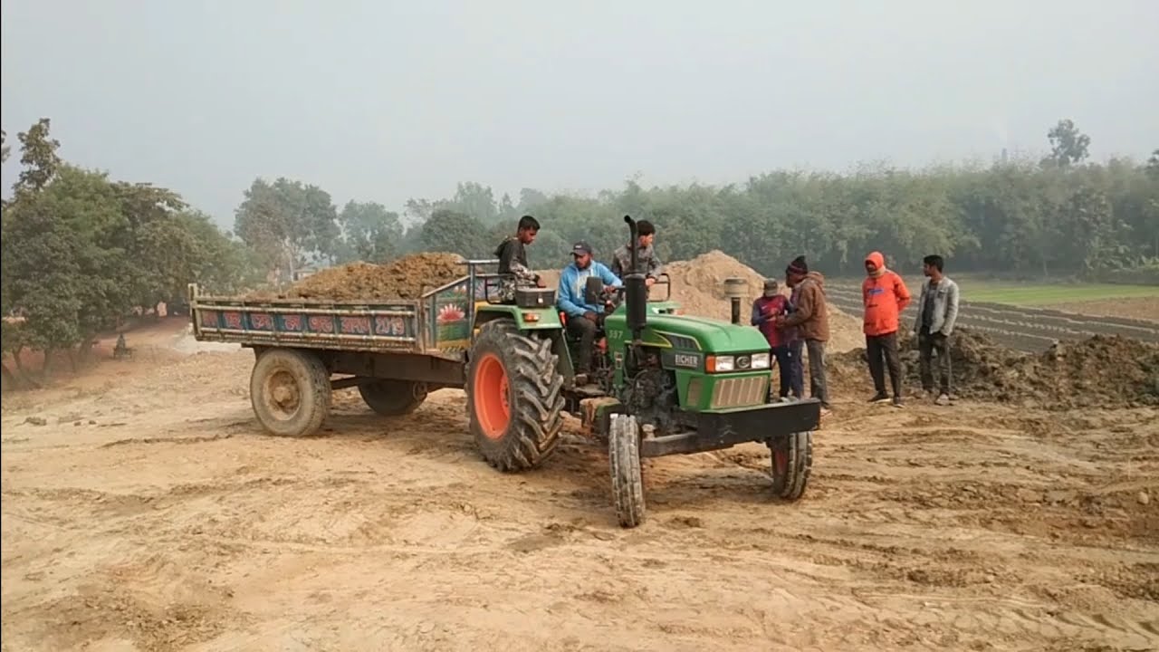 Soil Loading and Unloading Eicher 557 Sonalika 60 Tractorvideo Digital ...