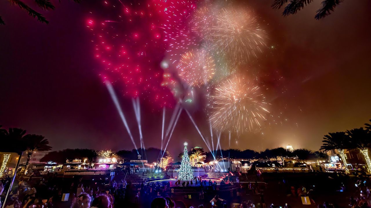 Happy New Year Fireworks in Seaside, FL - YouTube
