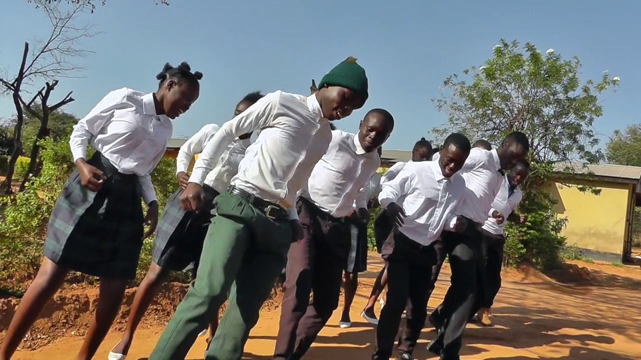 Chishawasha Dancing - YouTube