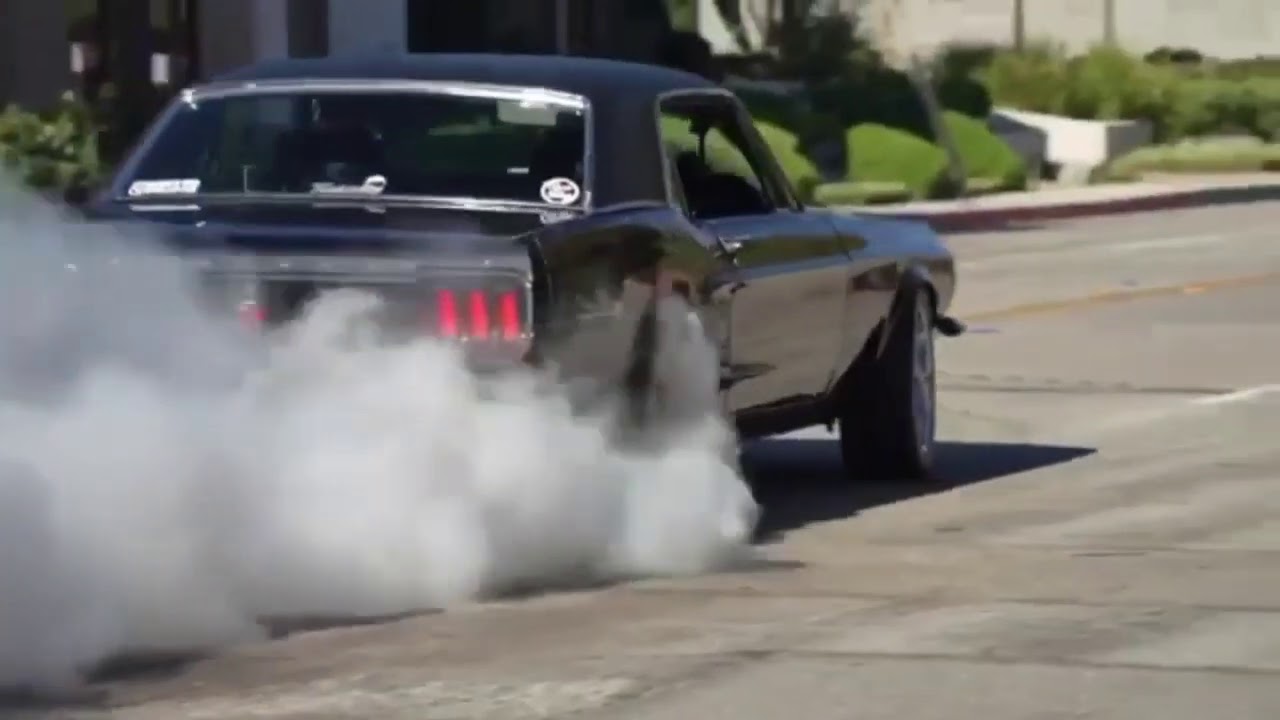 Mustang ¨67 burning tires in street - YouTube