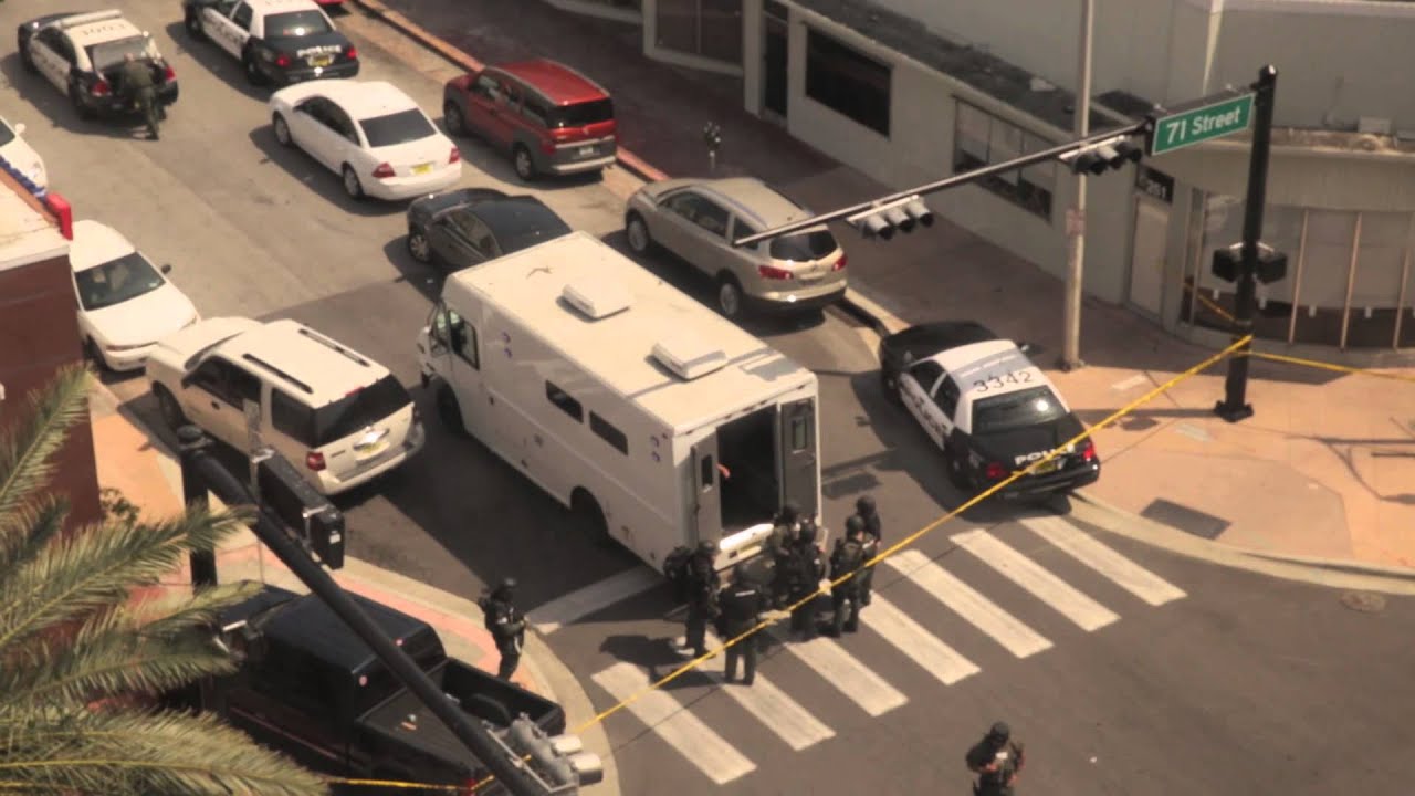 SWAT TEAM HOSTAGE SITUATION - YouTube