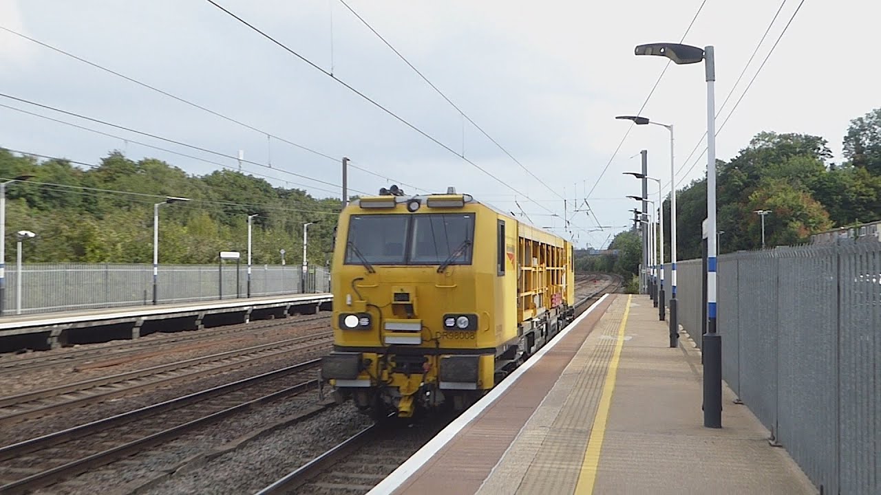 Network Rail track machine passes Hitchin (7/9/22) - YouTube