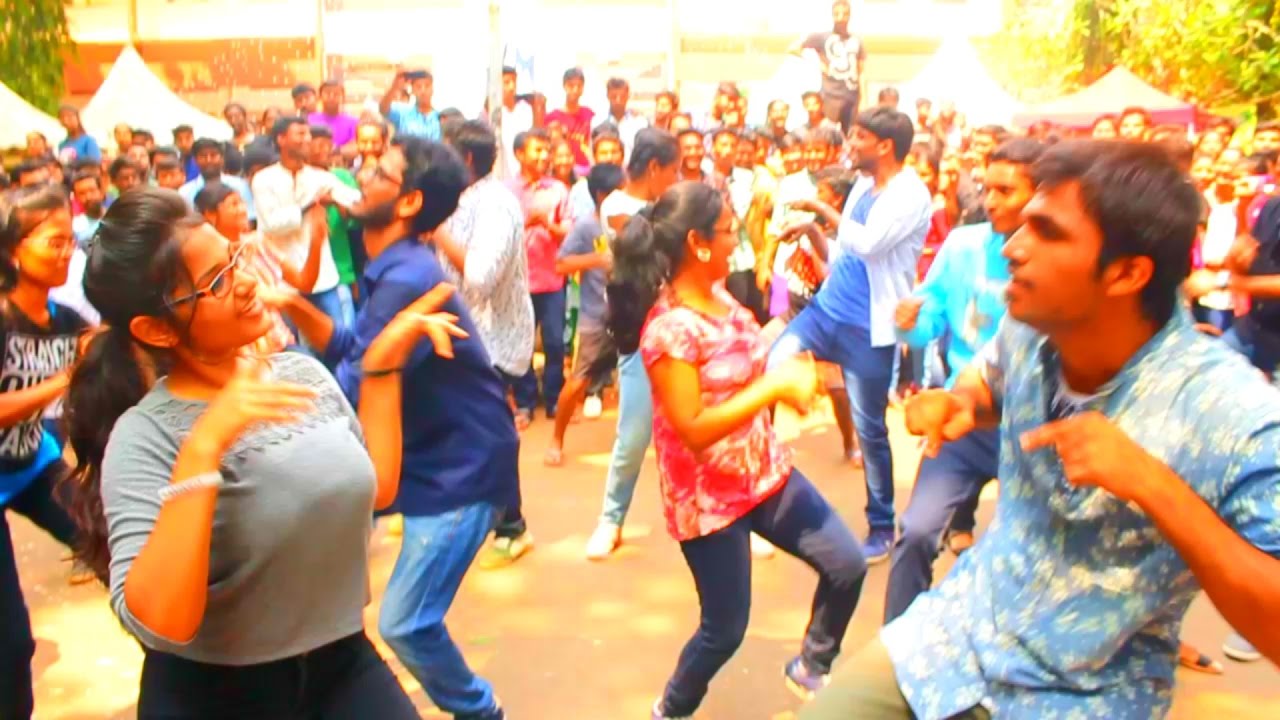 Flash Mob 2017 at NIT Calicut | Ragam - YouTube