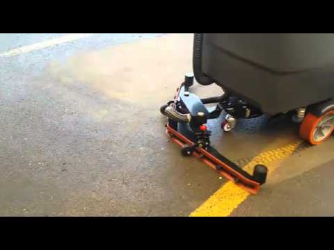 Parking Cleaning Machine - LAVOR MEGA 7150 Ride-On Scrubber in UAE ...