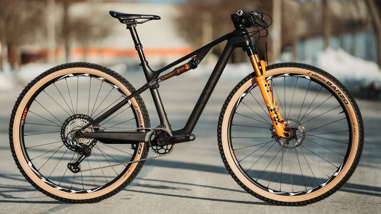 211 seconds of Photographing a Bike with A7iv & Tamron 70-180mm ...