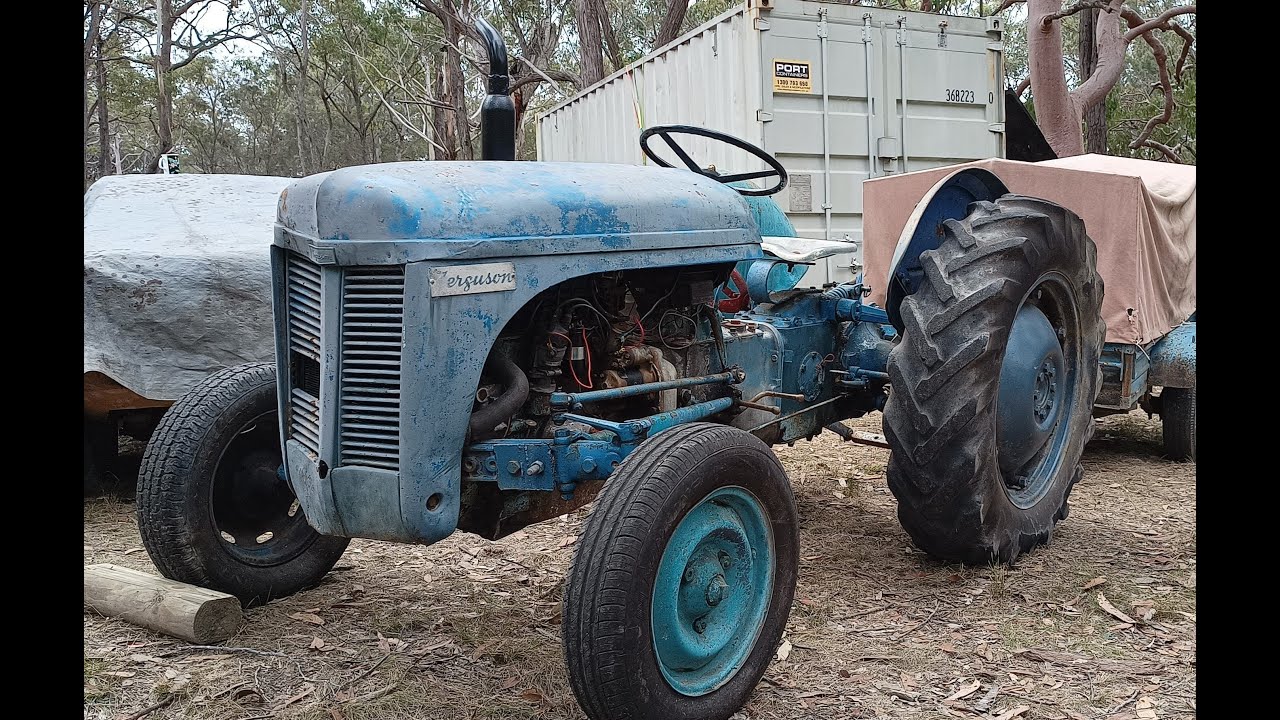 Attempting to hand crank a 1957 Ferguson Tea 20! - YouTube