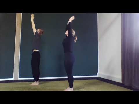 Yoga für Teenager: Sonnengrüße und Kriegerpositionen