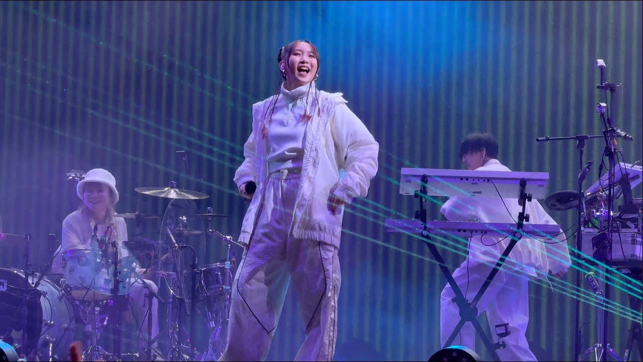 YOASOBI 夜に駆ける (4K) @ Clockenflap 2023 Hong Kong - YouTube