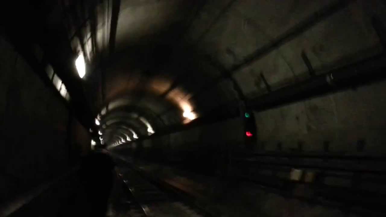 Train Breaks Down In Melbourne City Loop - YouTube