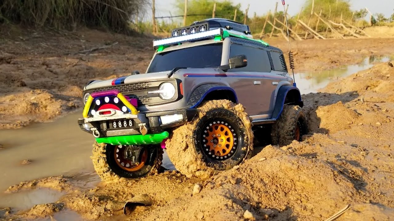 Rc Car MUD Traxxas Trx4 Bronco driving on water muddy. - YouTube
