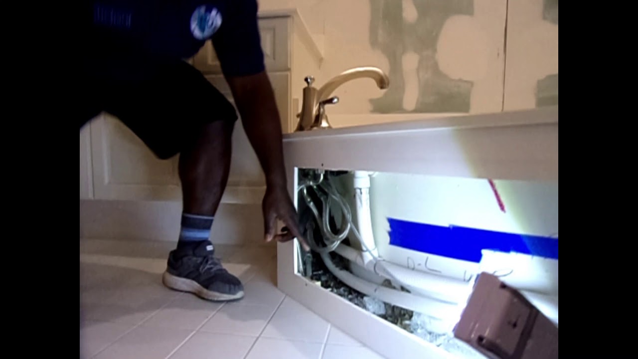 Subterranean Termites Under Jacuzzi Tub - YouTube