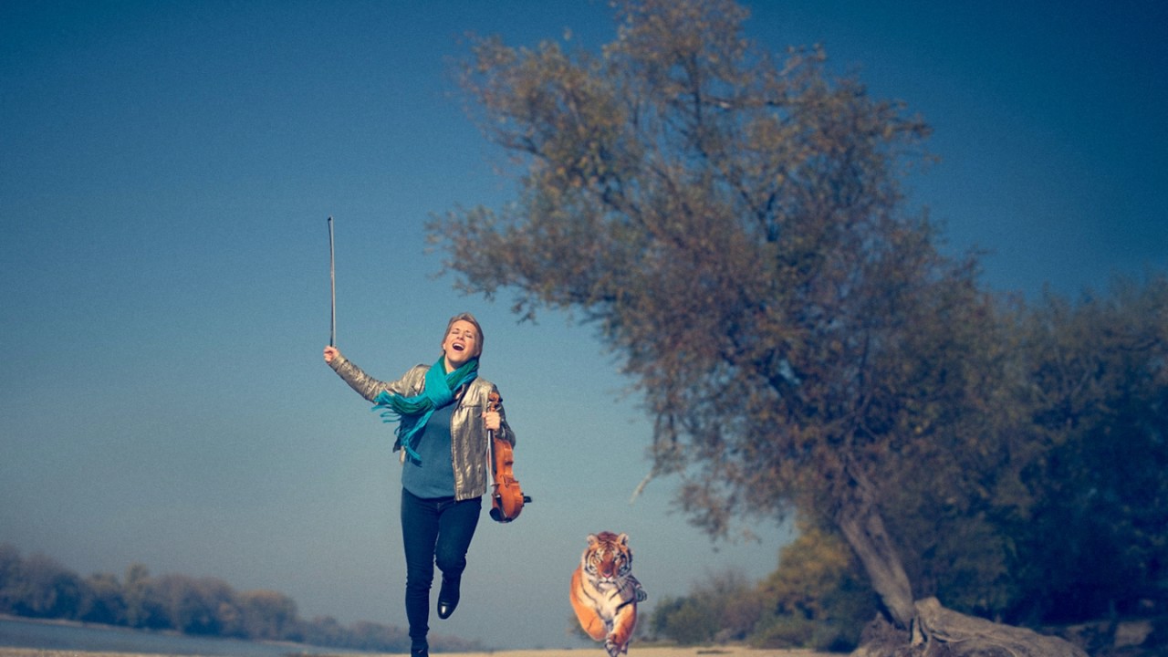 Selman Ada violin concerto III. Movement / Èdua Zádory - YouTube